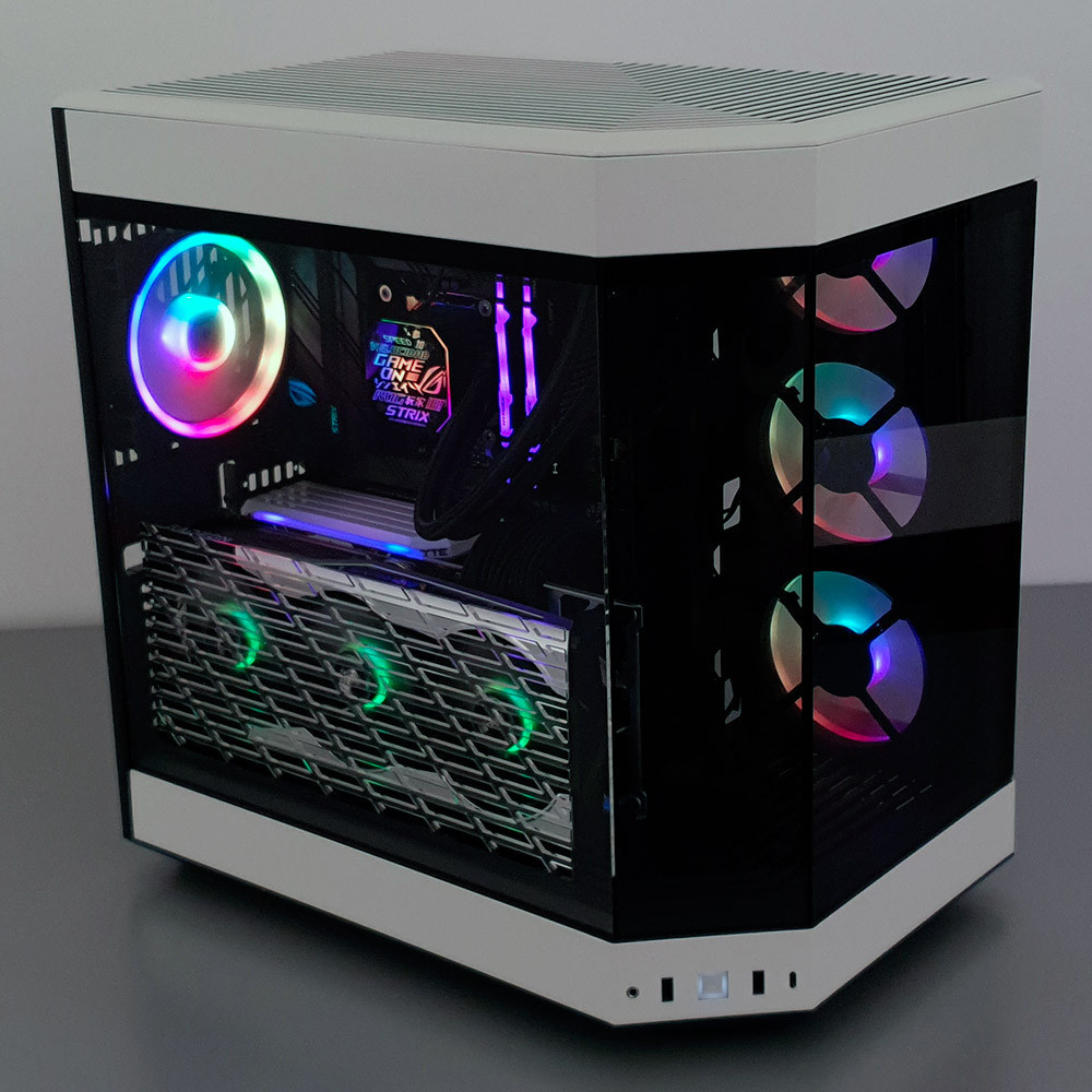 Hyte Y60 | Side Panel Lines (Clear) | ColdZero